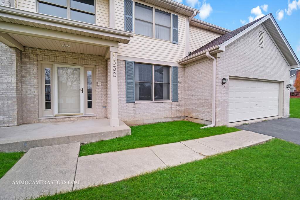 5330 Fox Path Lane, Hoffman Estates, IL 60192 | MLS# 11942421 ...