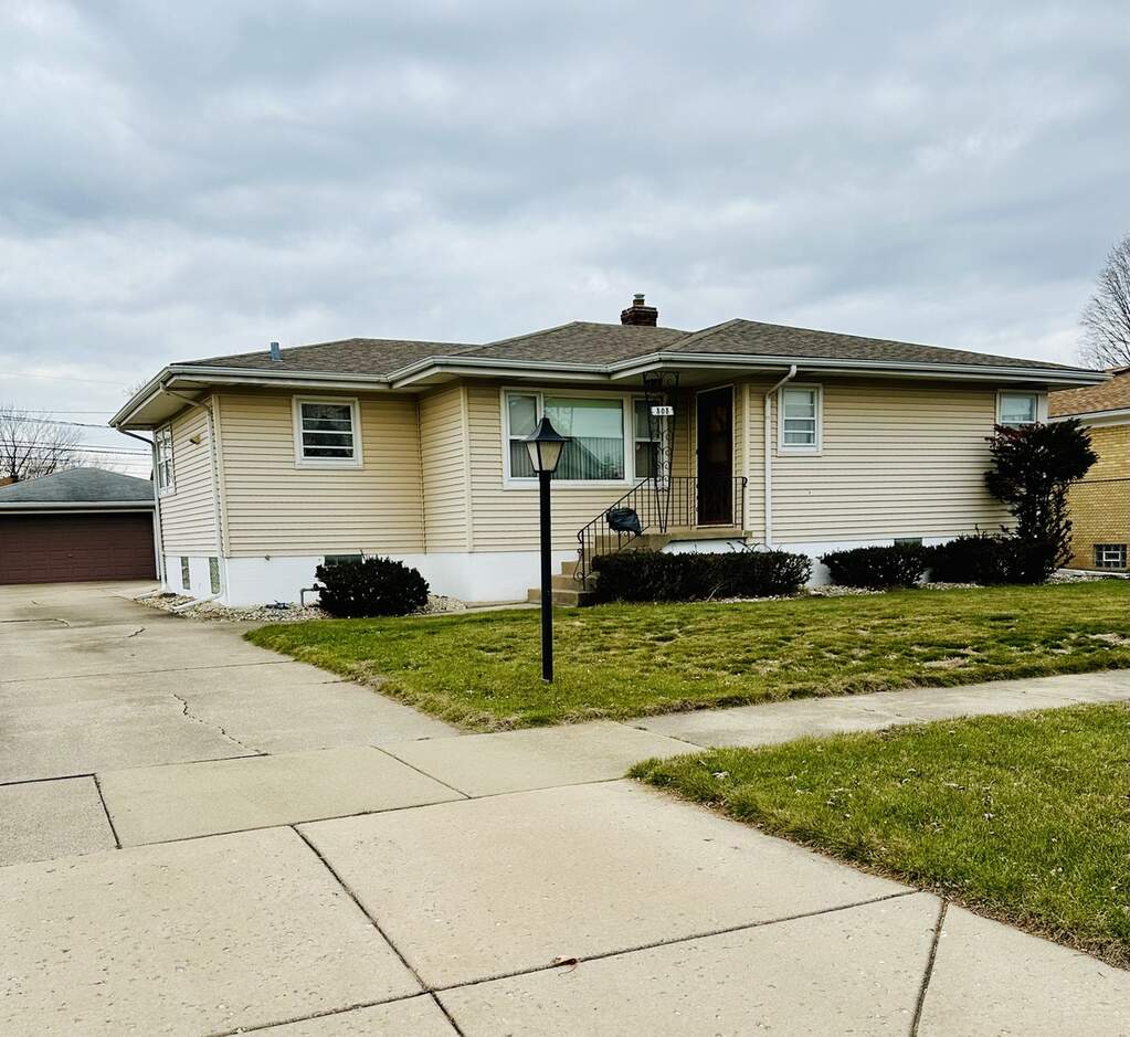 808 Buffalo Avenue, Calumet City, IL 60409 | MLS# 11949837 ...