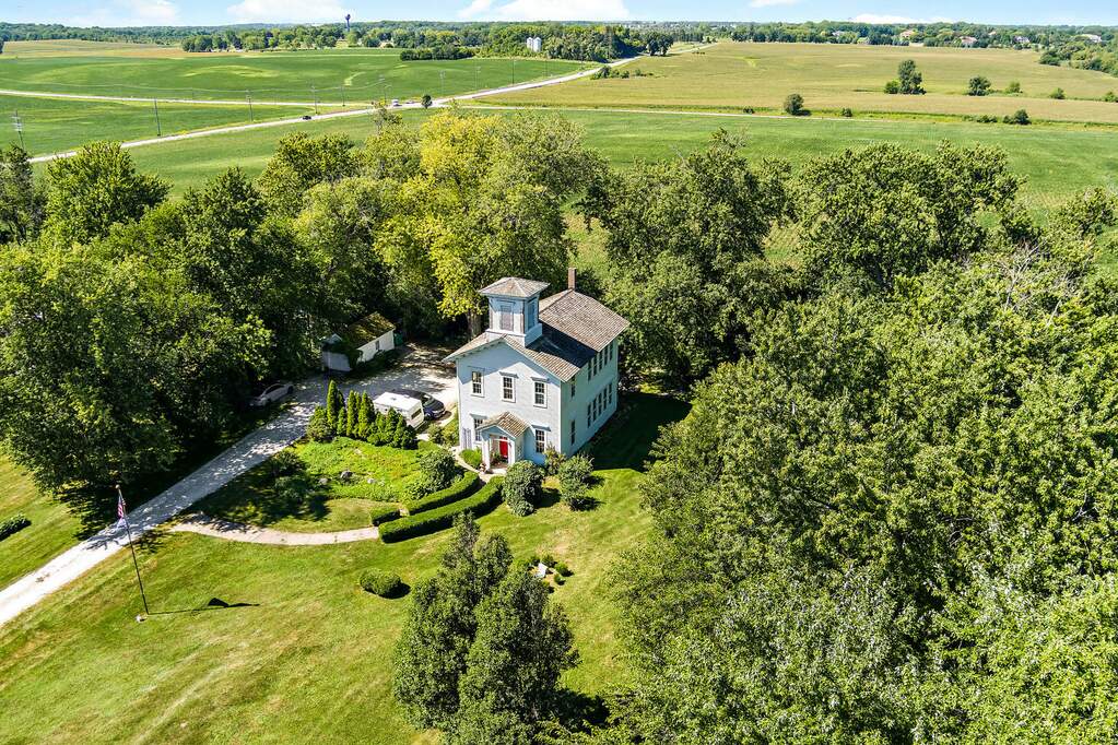 1N130 Lafox Road, La Fox, IL 60147 | MLS# 11952400 | @properties ...