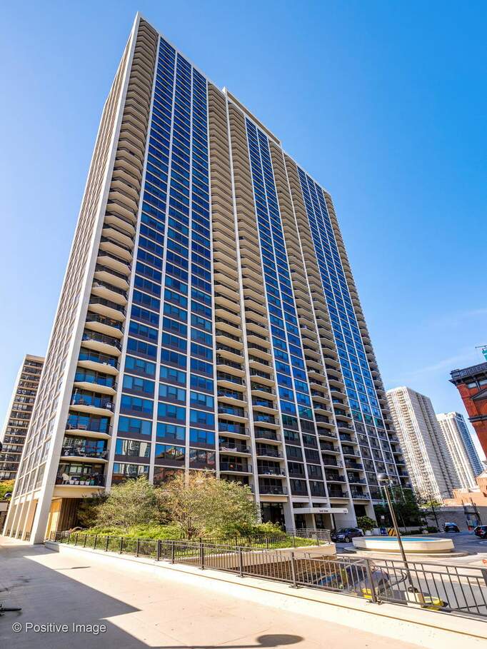1560 N Sandburg Terrace #4106J, Chicago, IL 60610 | MLS# 11954850 ...