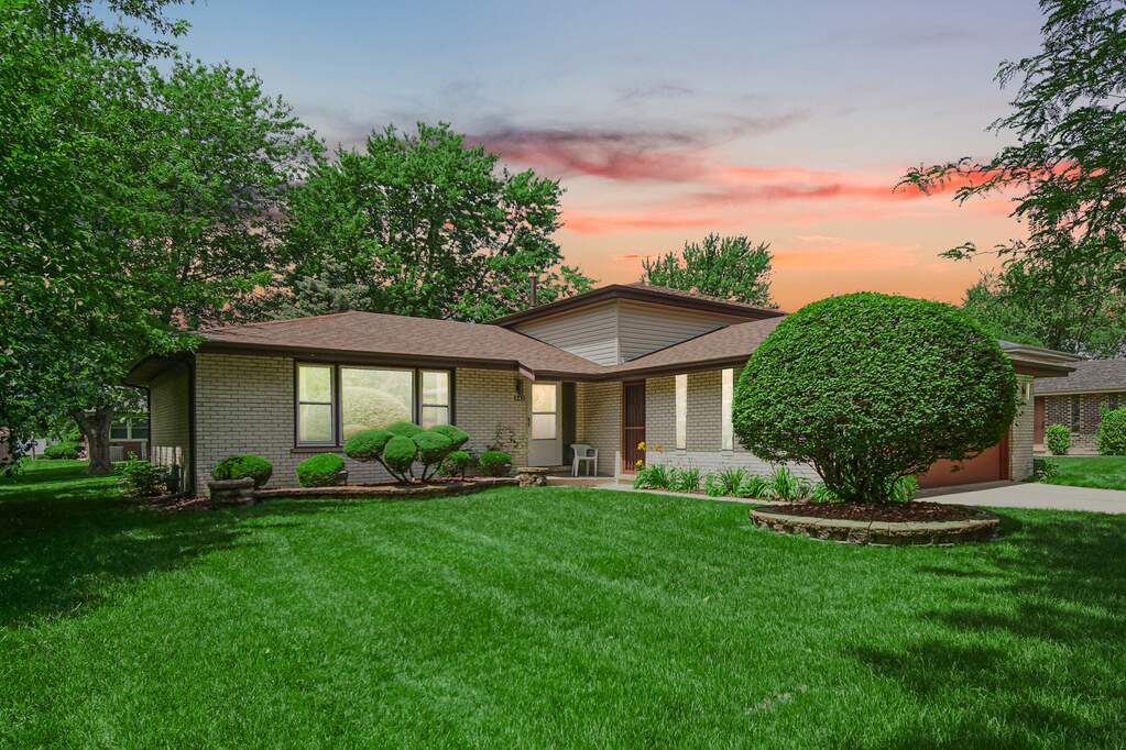 642 Willow Road, Matteson, IL 60443 | MLS# 11958115 | @properties ...