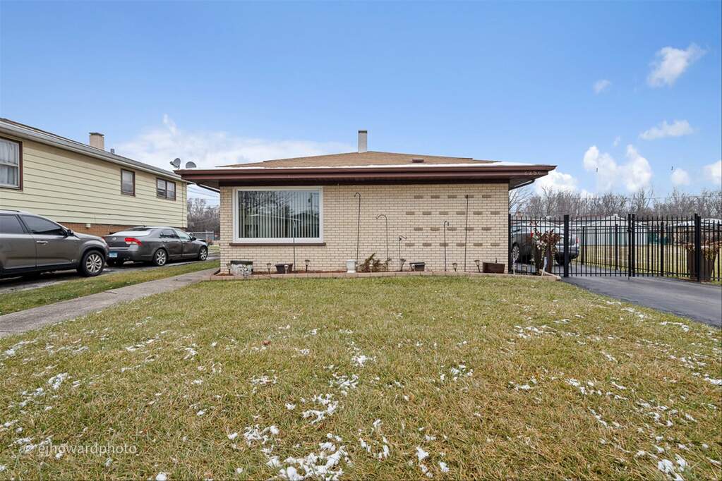 2256 W 157th Street, Markham, IL 60428 | MLS# 11958636 | @properties ...