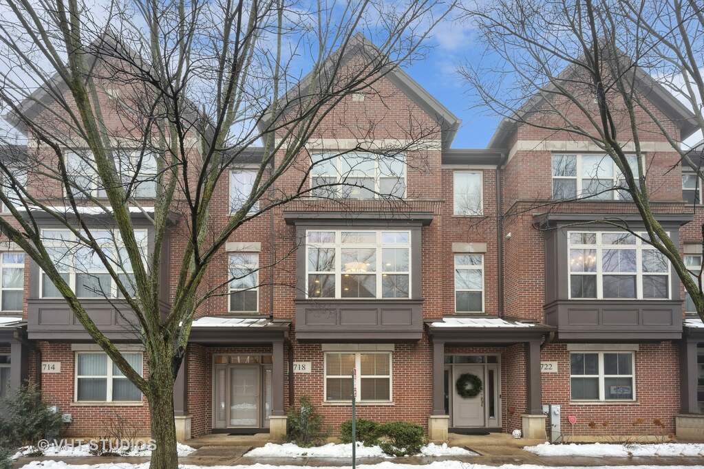 718 Summit Lane, Vernon Hills, IL 60061 | MLS# 11962079 | @properties ...