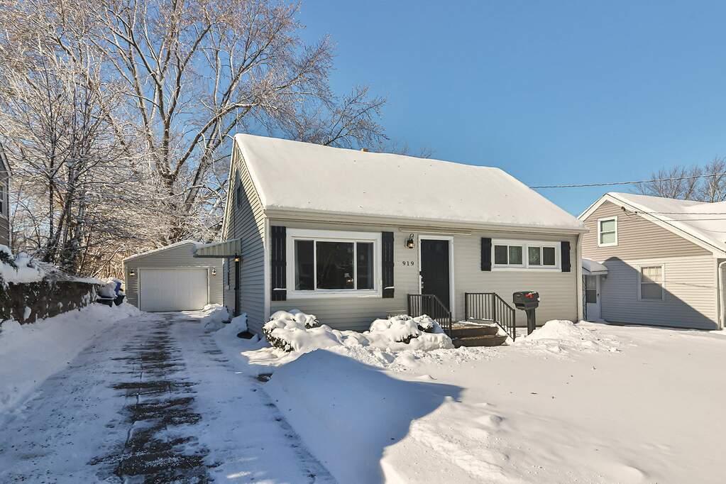 919 Jordan Place, Rockford, IL 61108 | MLS# 11963718 | @properties ...