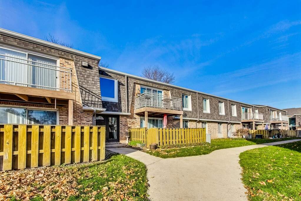4704 Euclid Avenue #2A, Rolling Meadows, IL 60008 | MLS# 11963886 ...