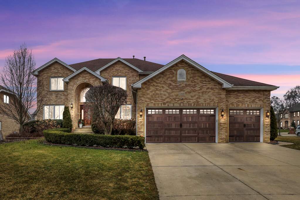 12040 Flint Drive, Homer Glen, IL 60491 | MLS# 11973850 | @properties ...