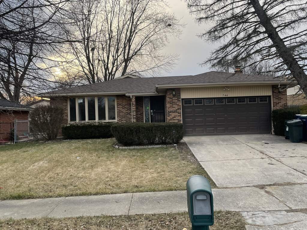 744 School Avenue, Matteson, IL 60443 | MLS# 11985461 | @properties ...