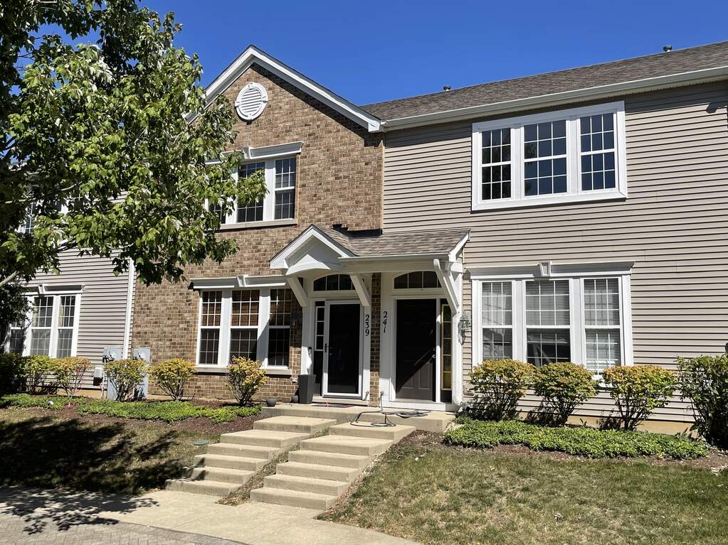 239 Springbrook Trail S, Oswego, IL 60543 | MLS# 11985495 | @properties ...