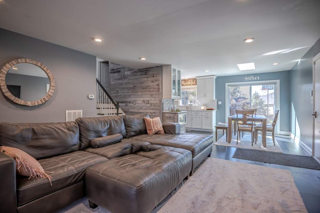 640 Springfield Drive, Roselle, IL 60172 | MLS# 11985759 | @properties ...