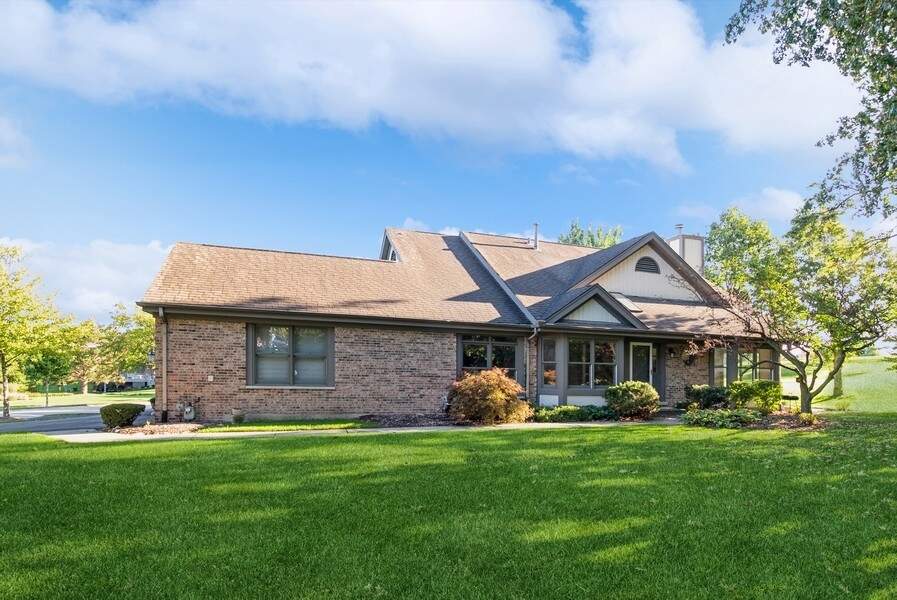 14437 Lake Ridge Road, Orland Park, IL 60462 | MLS# 11988468 ...