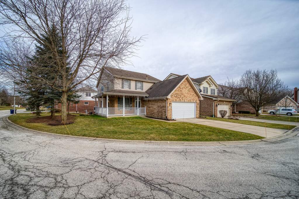 17501 Brook Crossing Drive, Orland Park, IL 60467 | MLS# 11988945 ...