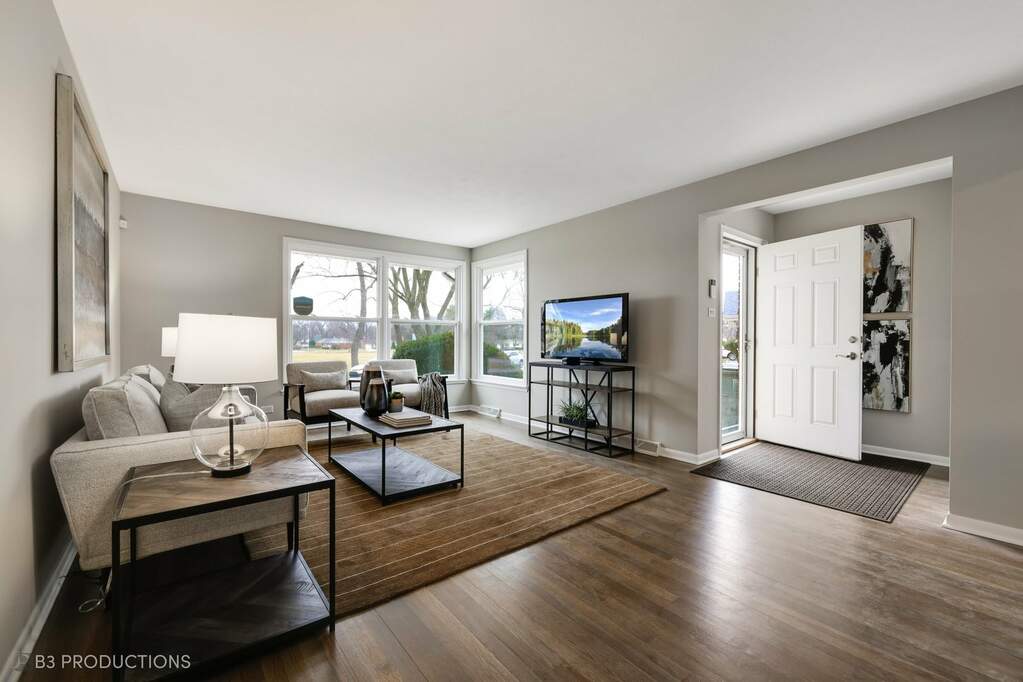 3318 Hazel Lane, Hazel Crest, IL 60429 | MLS# 11992345 | @properties ...