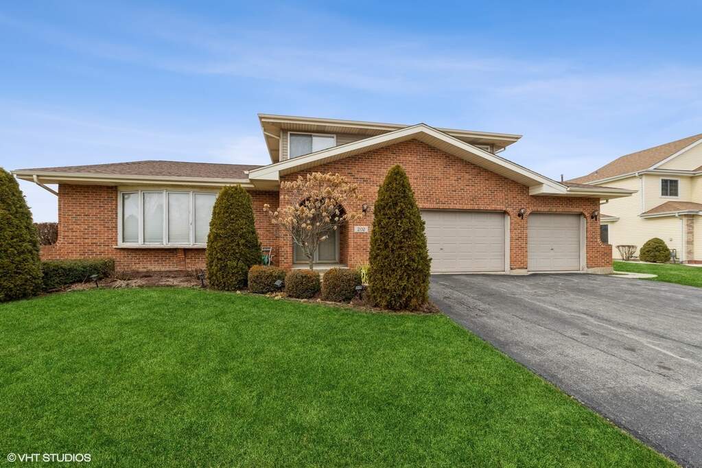 202 Churn Road, Matteson, IL 60443 | MLS# 12002616 | @properties ...