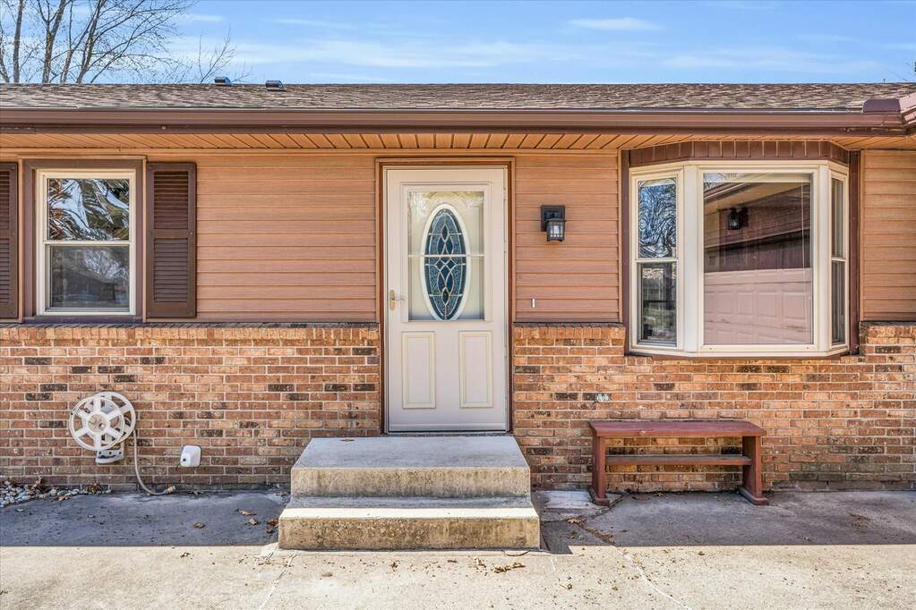 1019 Oakcrest Drive, Rantoul, IL 61866 | MLS# 12006454 | @properties ...