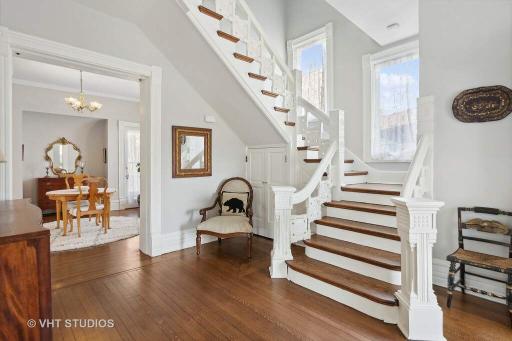 930 Ridge Avenue, Evanston, IL 60202 | MLS# 12006937 | @properties ...