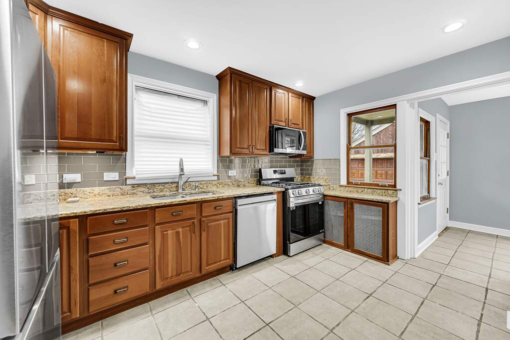 9800 S Oakley Avenue, Chicago, IL 60643 | MLS# 12010085 | @properties ...