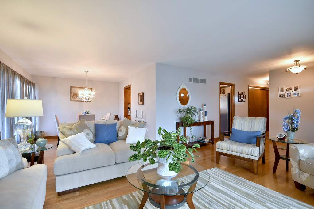 8563 W Saint Joseph Avenue, Chicago, IL 60656 | MLS# 12011756 ...