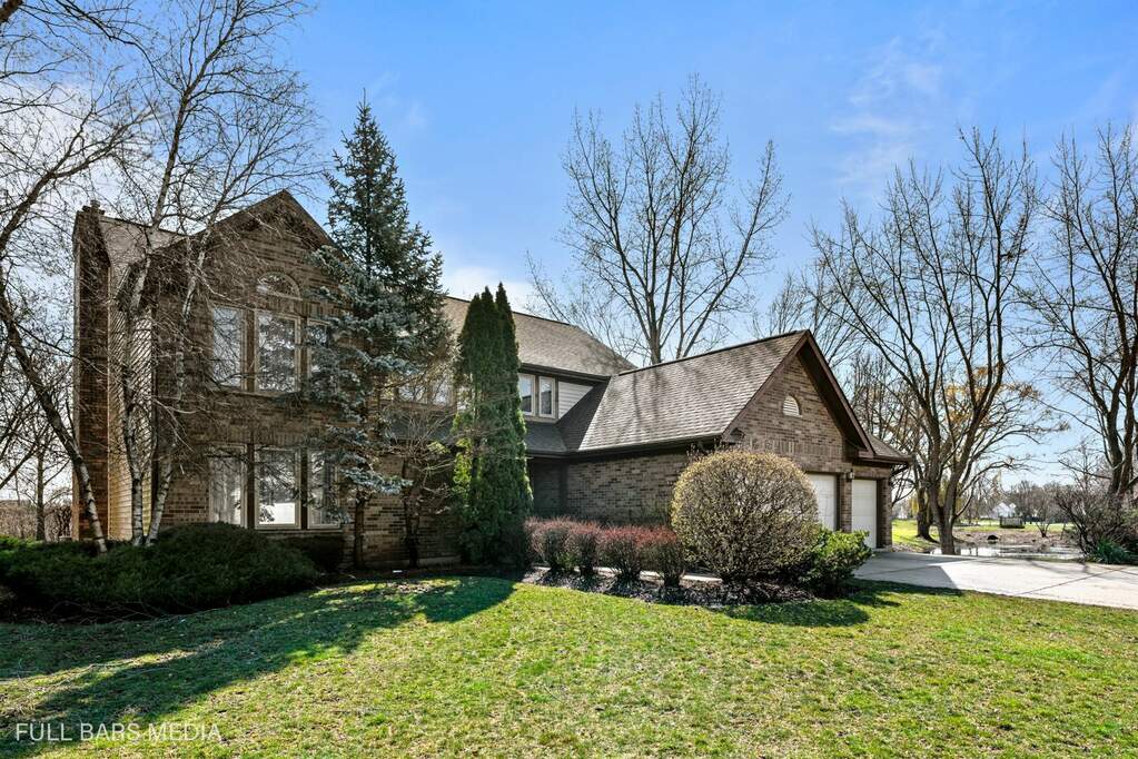 535 Denoyer Trail, Wheeling, IL 60090 | MLS# 12015925 | @properties ...