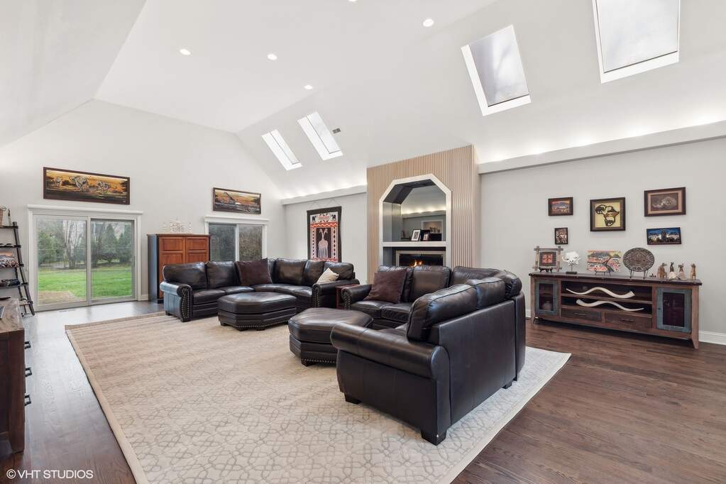 1515 Gordon Terrace, Deerfield, IL 60015 | MLS# 12017176 | @properties ...