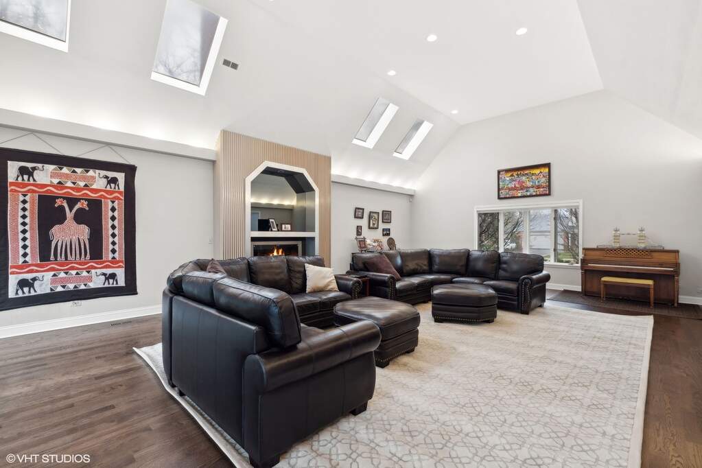 1515 Gordon Terrace, Deerfield, IL 60015 | MLS# 12017176 | @properties ...