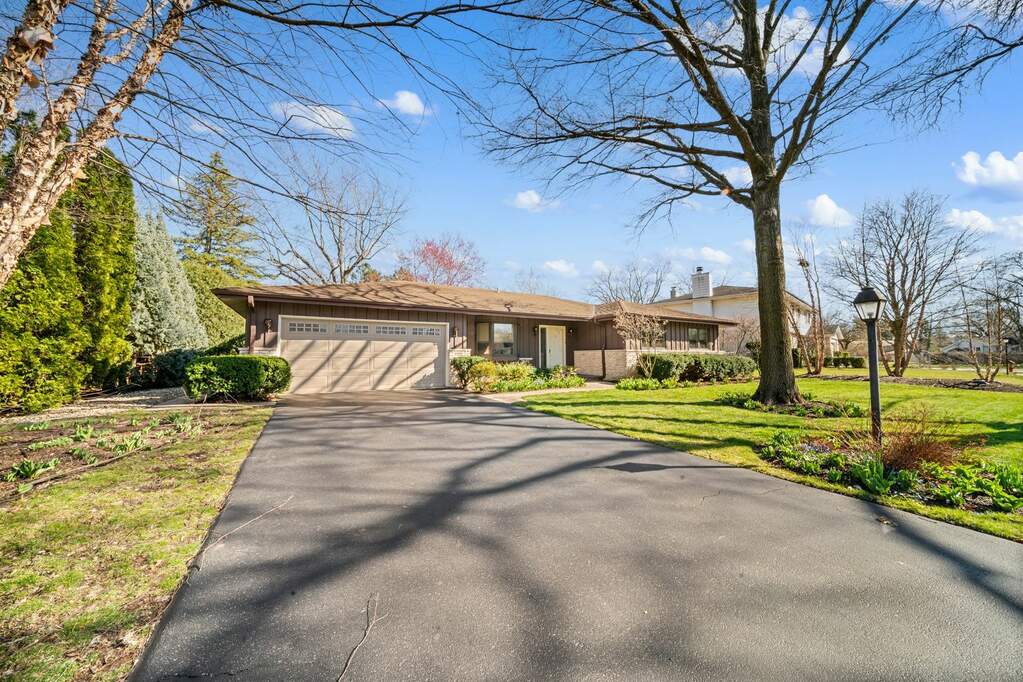 1901 Fieldwood Drive, Northbrook, IL 60062 | MLS# 12017320 ...