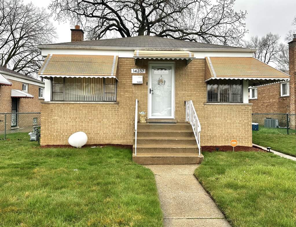 14237 Dobson Avenue, Dolton, IL 60419 | MLS# 12020807 | @properties ...