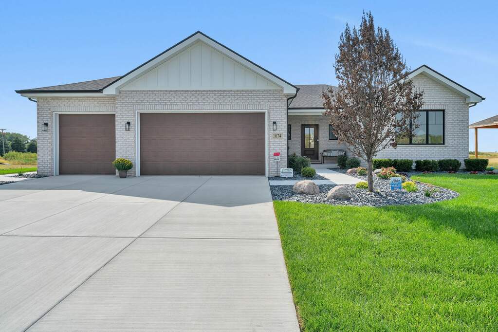 1074 Kinley Drive, New Lenox, IL 60451 | MLS# 12028129 | @properties ...