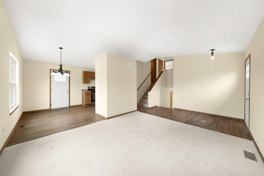 33601 N Idlewild Drive, Grayslake, IL 60030 | MLS# 12028408 ...