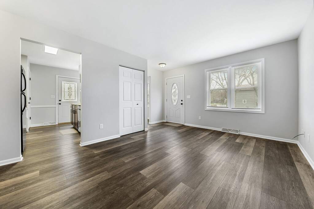 1025 Britta Lane, Geneva, IL 60134 | MLS# 12029063 | @properties ...