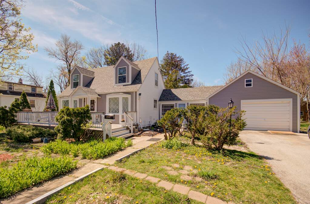 17556 65th Avenue, Tinley Park, IL 60477 | MLS# 12031161 | @properties ...