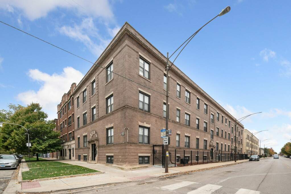 1131 E 61st Street #3, Chicago, IL 60637 | MLS# 12036498 | @properties ...