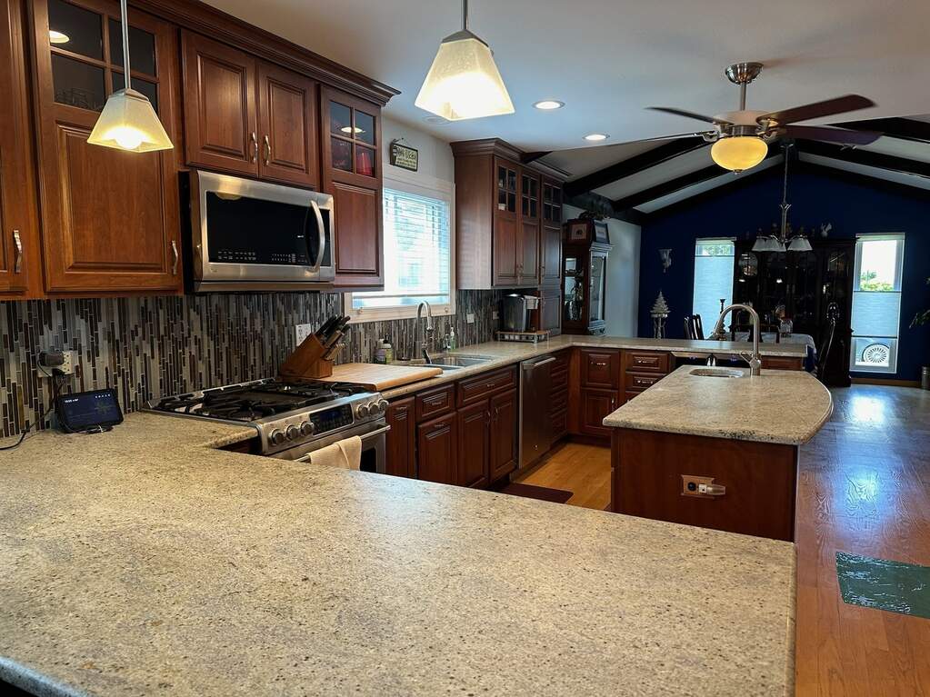 2813 Briarwood West Drive, Arlington Heights, IL 60005 | MLS# 12045689 ...