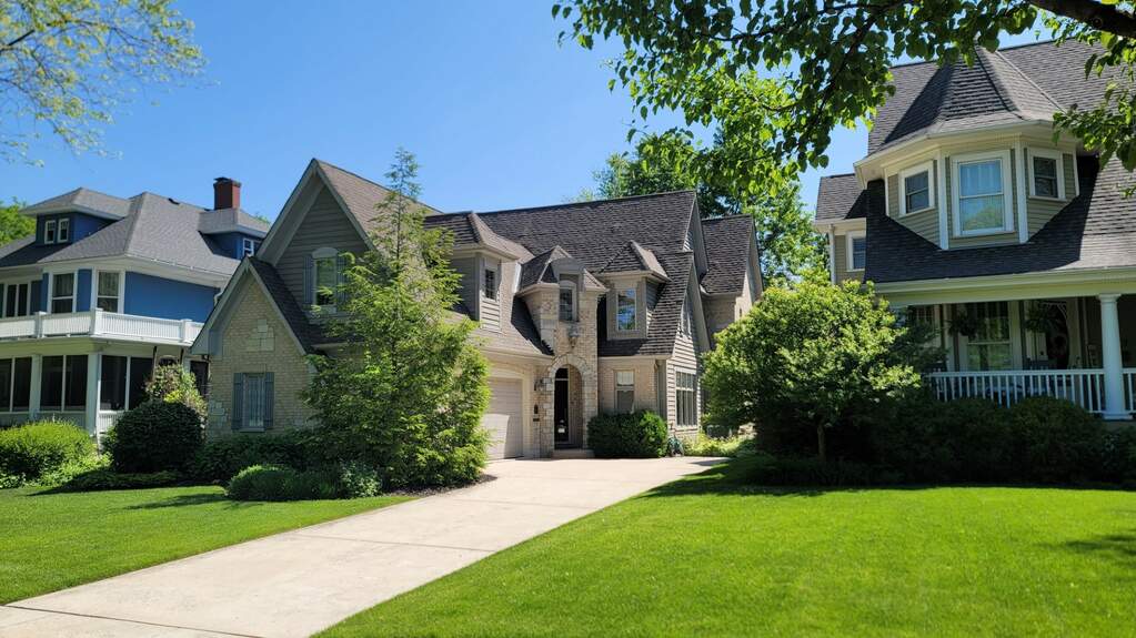 235 7th Avenue, La Grange, IL 60525 | MLS# 12047785 | @properties ...