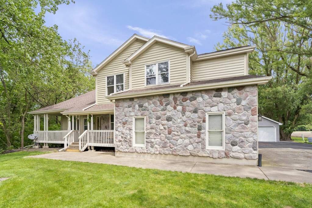 46 Maple Lane, Yorkville, IL 60560 | MLS# 12058882 | @properties ...