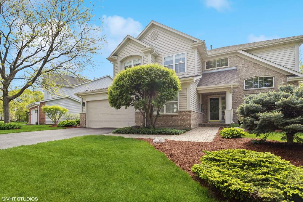 558 Capital Lane, Gurnee, IL 60031 | MLS# 12061544 | @properties ...