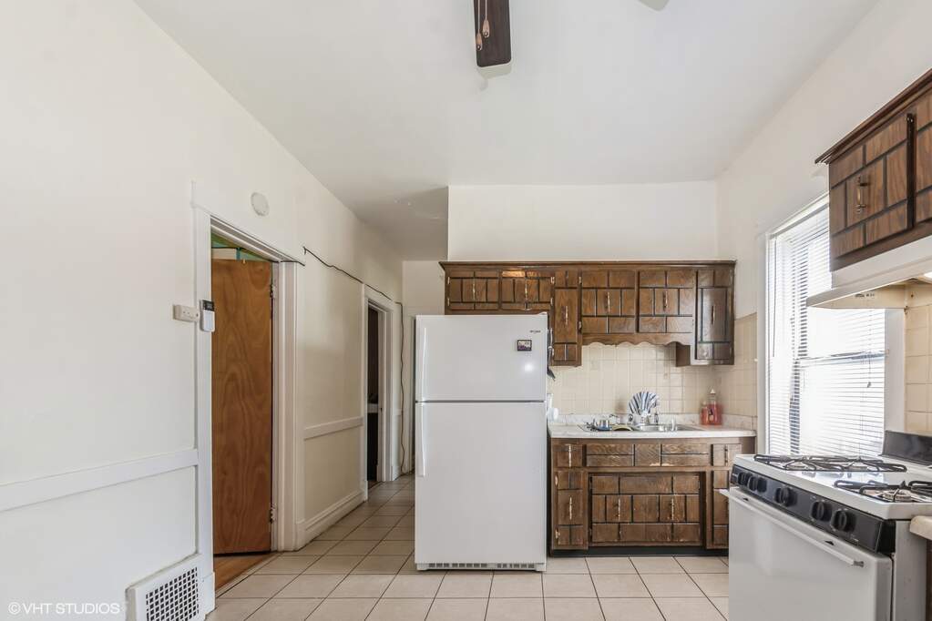 11848 S State Street, Chicago, IL 60628 | MLS# 12064389 | @properties ...