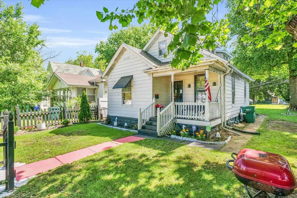 1630 N Monroe Street, Decatur, IL 62526 | MLS# 12069859 | @properties ...