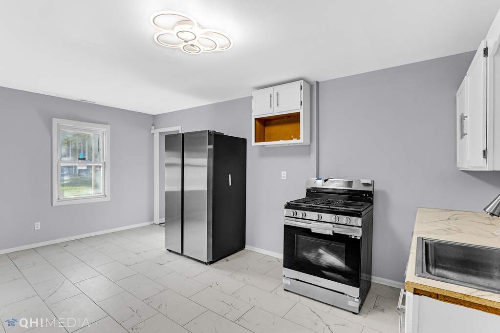 2012 218th Street, Sauk Village, IL 60411 | MLS# 12069951 | @properties ...