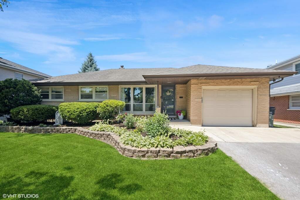250 E Harrison Road, Lombard, IL 60148 | MLS# 12077313 | @properties ...