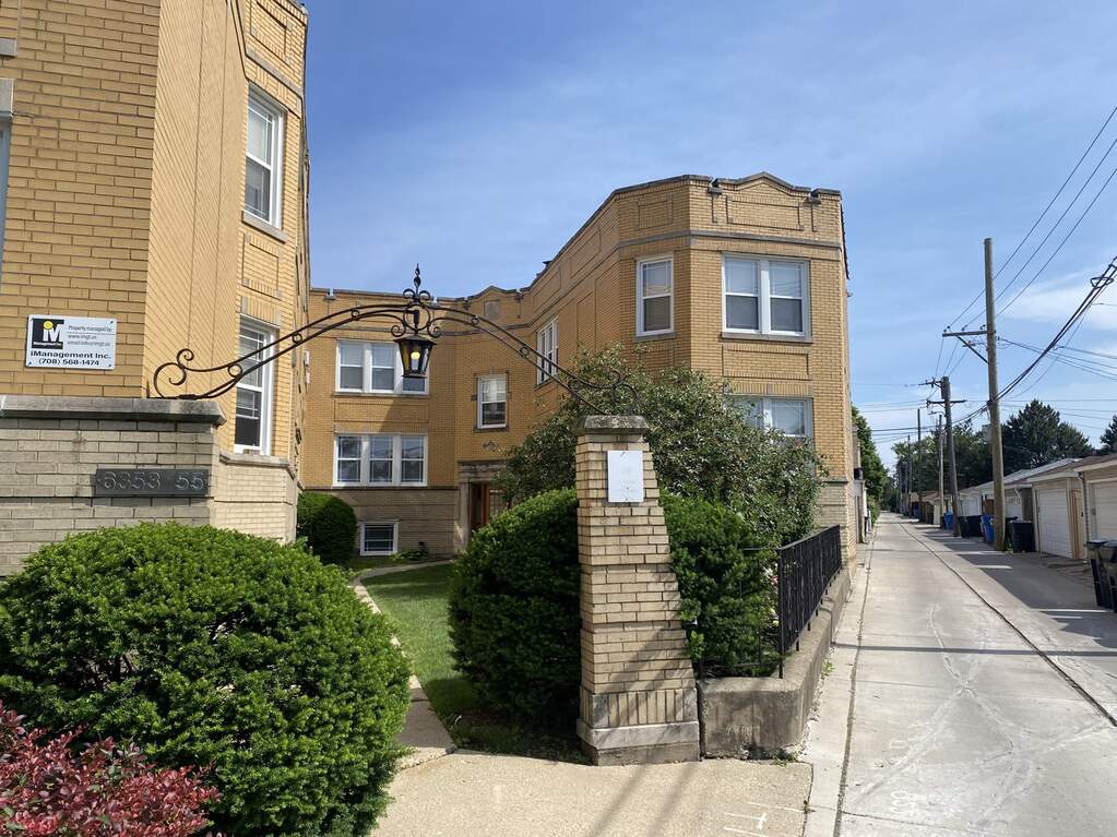 6355 W Raven Street #1A, Chicago, IL 60646 | MLS# 12077591 ...