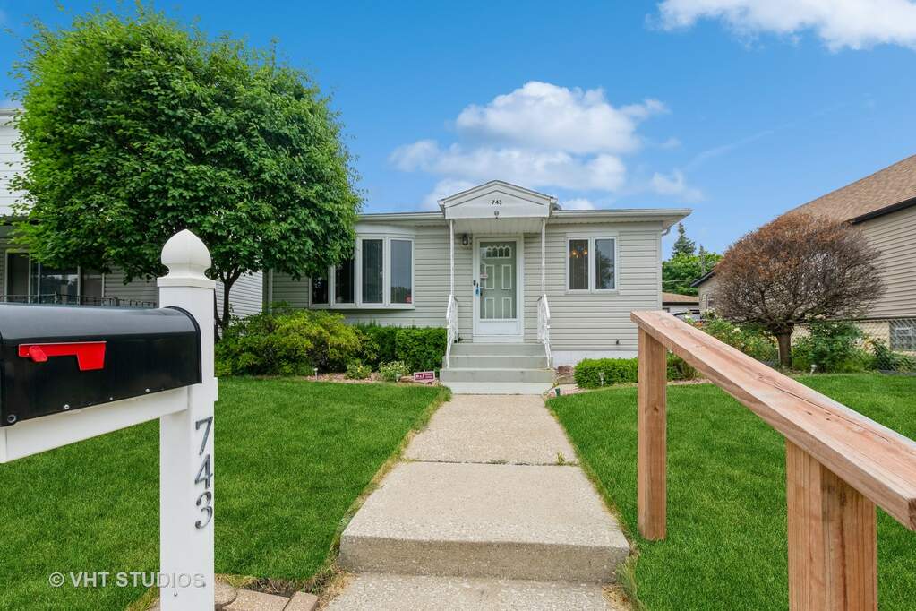 743 Newell Avenue, Calumet City, IL 60409 | MLS# 12085924 | @properties ...