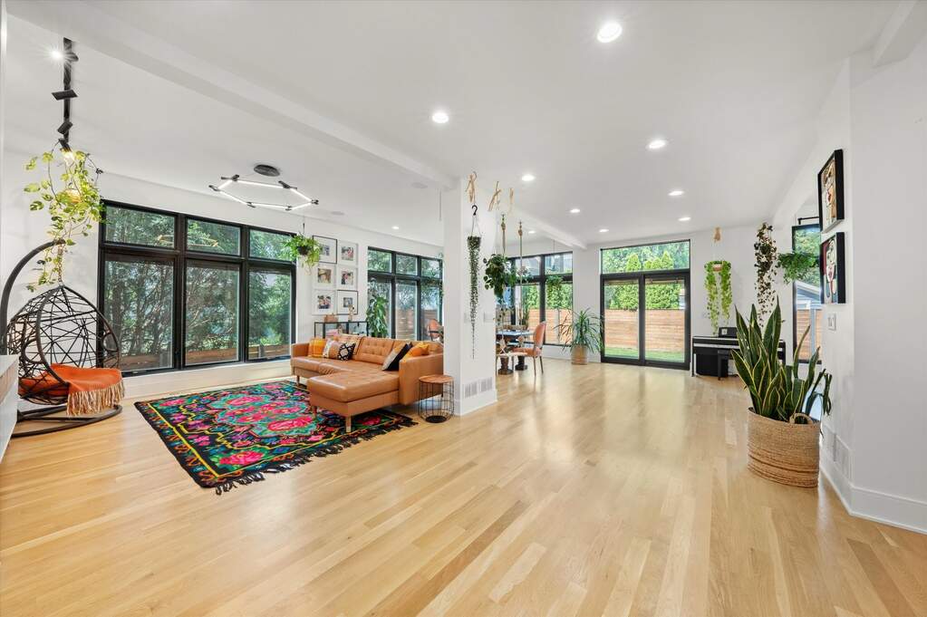 215 N Eagle Street, Naperville, IL 60540 | MLS# 12092401 | @properties ...