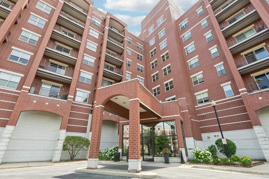 1700 Riverwoods Drive #620, Melrose Park, IL 60160 | MLS# 12092604 ...