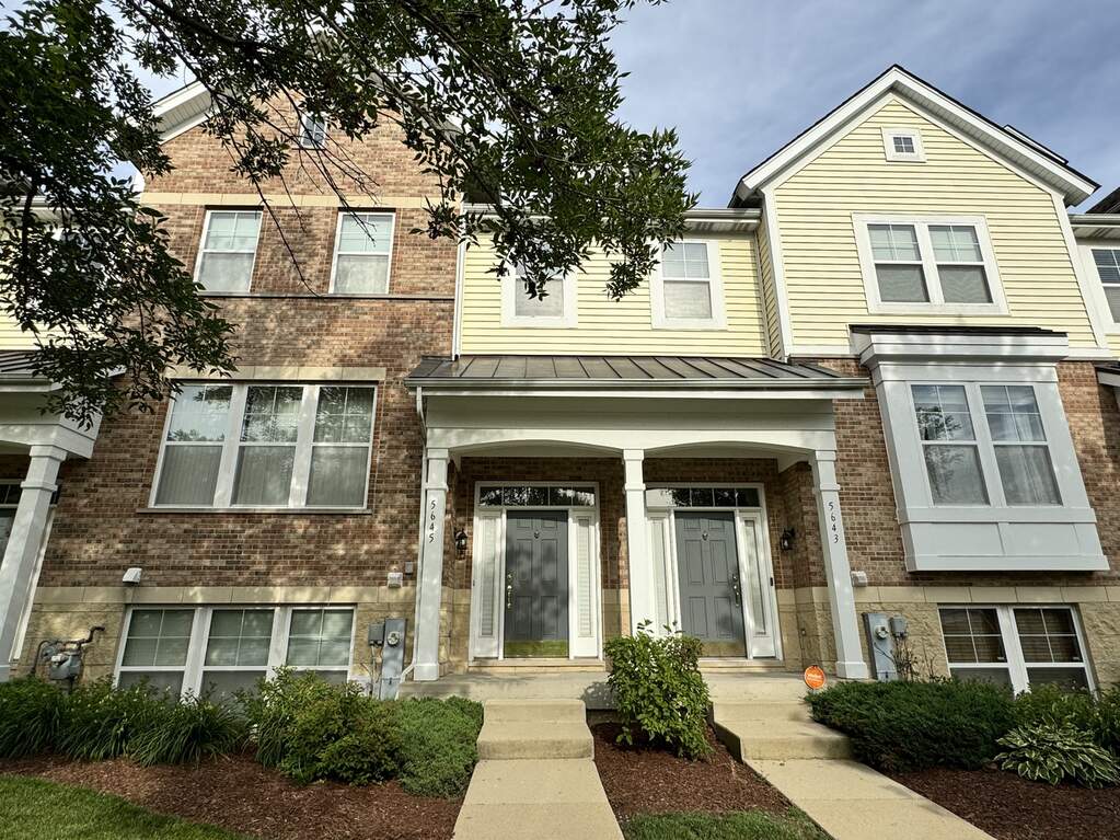 5645 Cambridge Way, Hanover Park, IL 60133 | MLS# 12095726 ...