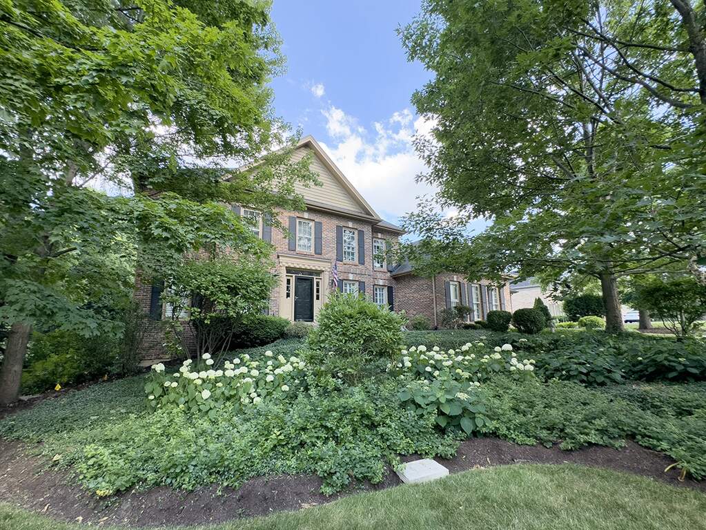 22 Aintree Road, St. Charles, IL 60174 | MLS# 12096140 | @properties ...