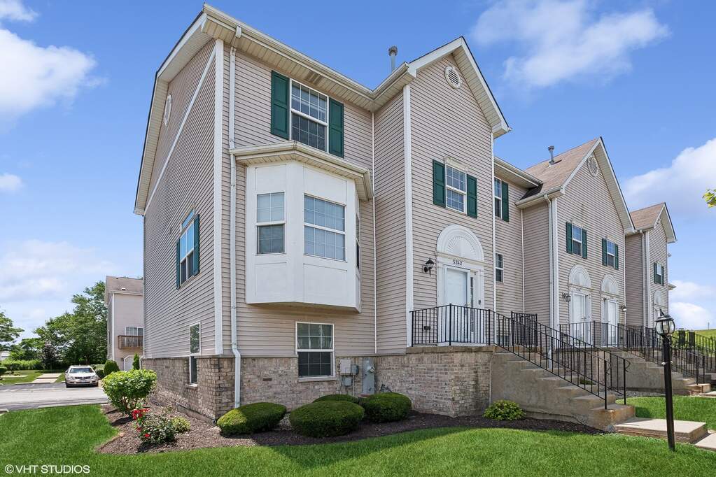 5242 Stoneridge Court, Matteson, IL 60443 | MLS# 12099764 | @properties ...