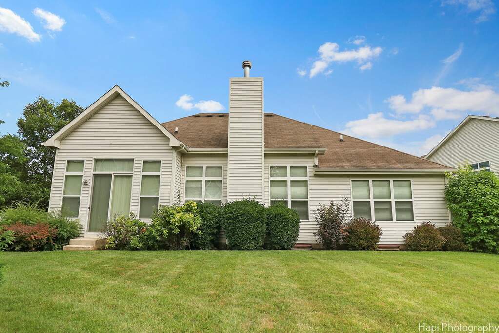 558 Blazing Star Drive, Lake Villa, IL 60046 | MLS# 12103509 ...