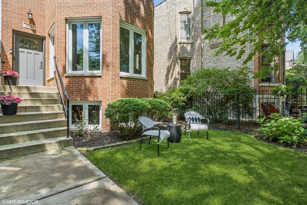 2332 W Mclean Avenue, Chicago, IL 60647 | MLS# 12108963 | @properties ...