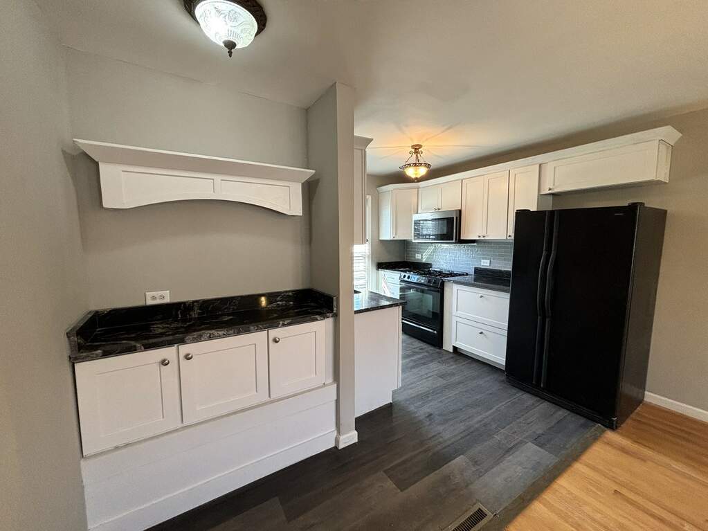 991 S Spring Road, Elmhurst, IL 60126 | MLS# 12259646 | @properties ...