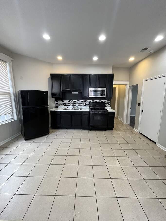 847 E 65th Street #2, Chicago, IL 60637 | MLS# 12284780 | @properties ...